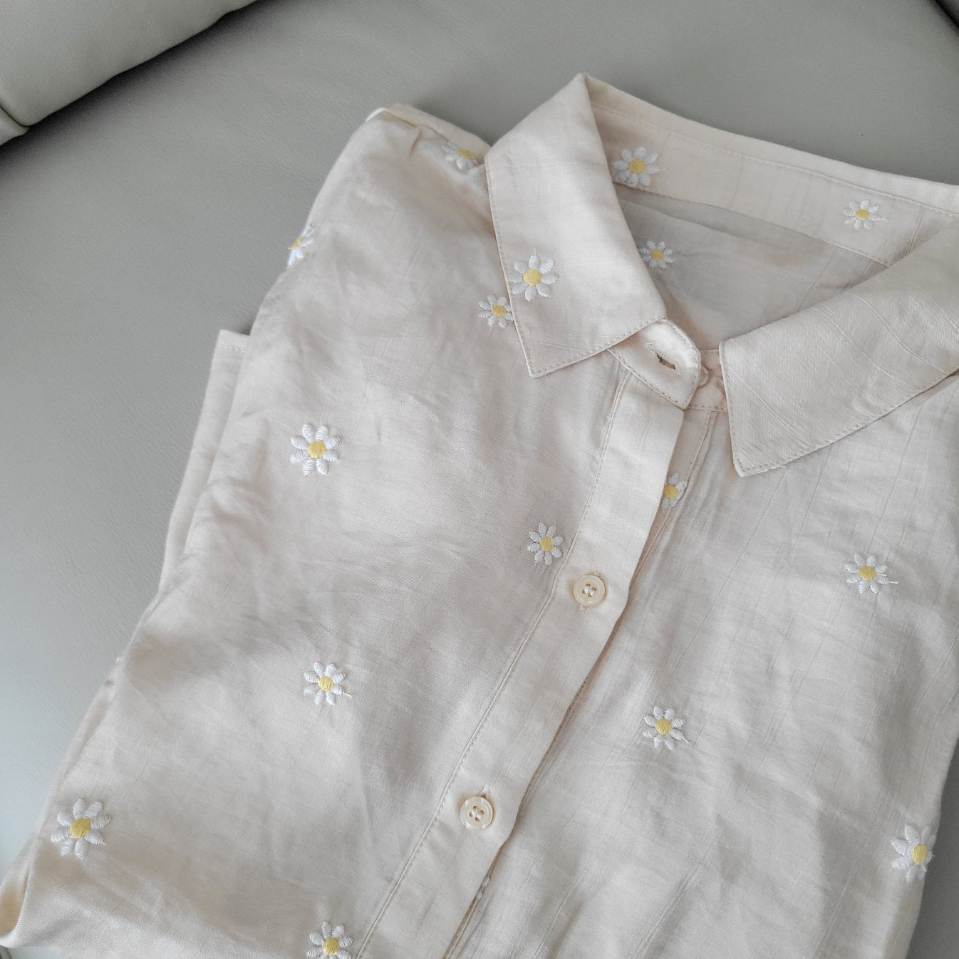 Daisy Embroidered Button Down Shirt – Mota Boutique